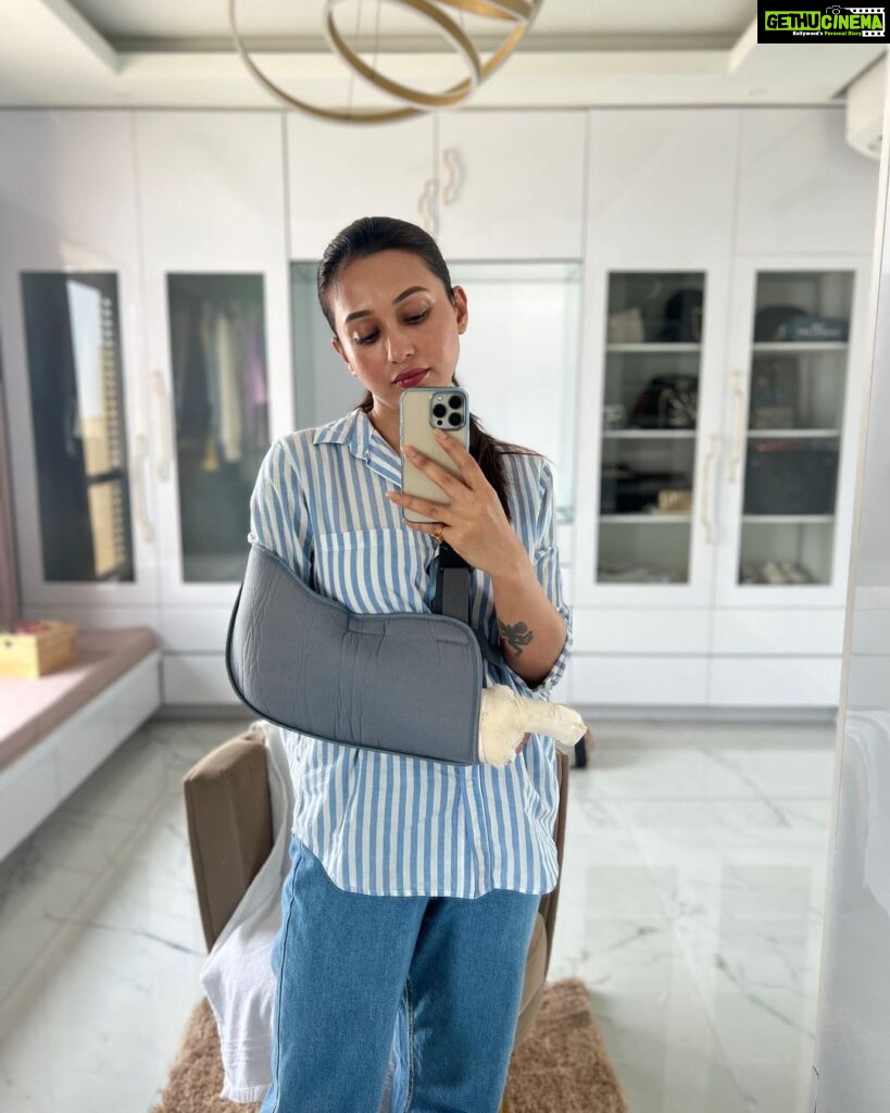 Actress Mimi Chakraborty HD Instagram Photos and Wallpapers April 2023 ...