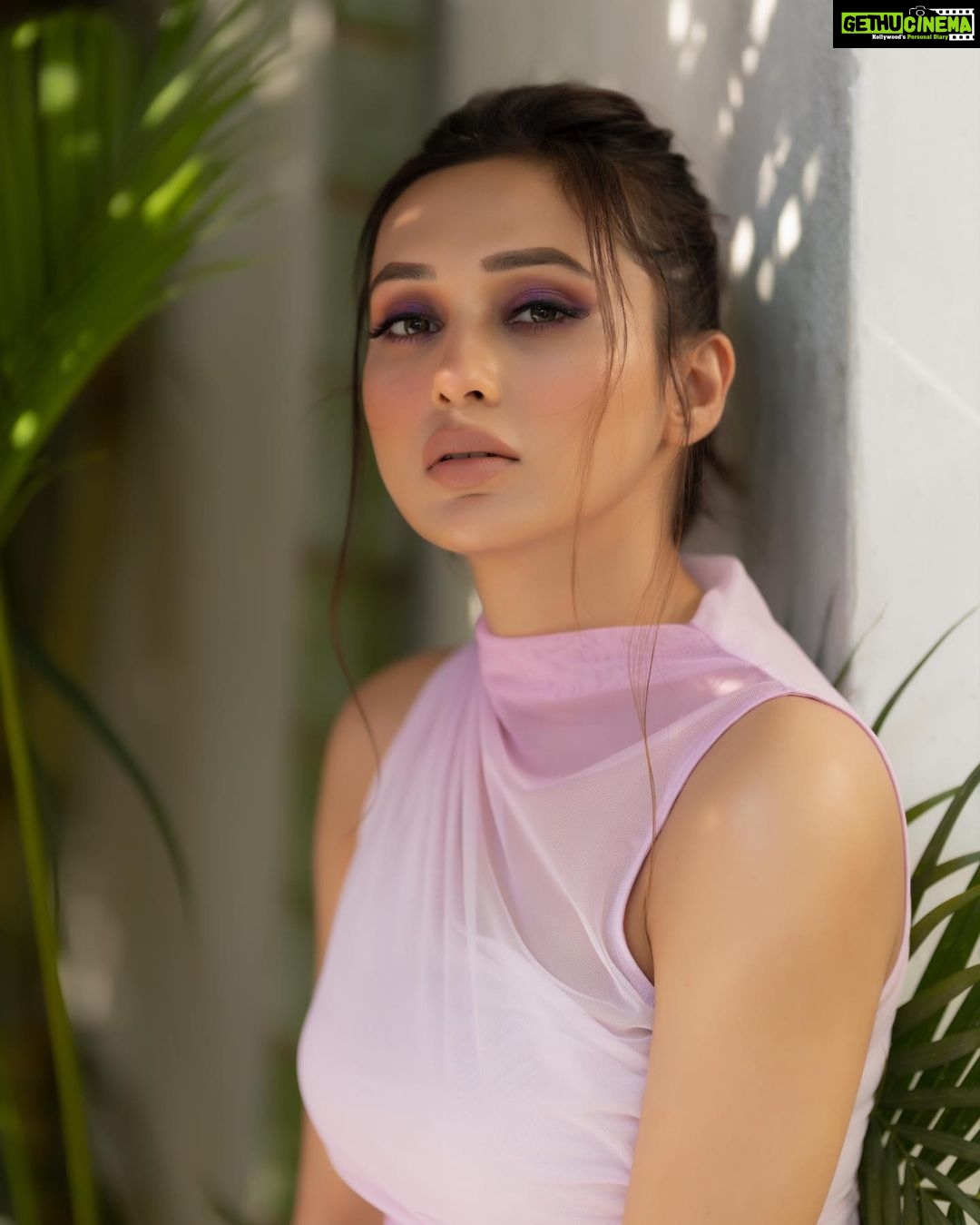 Actress Mimi Chakraborty HD Instagram Photos and Wallpapers May 2023 ...