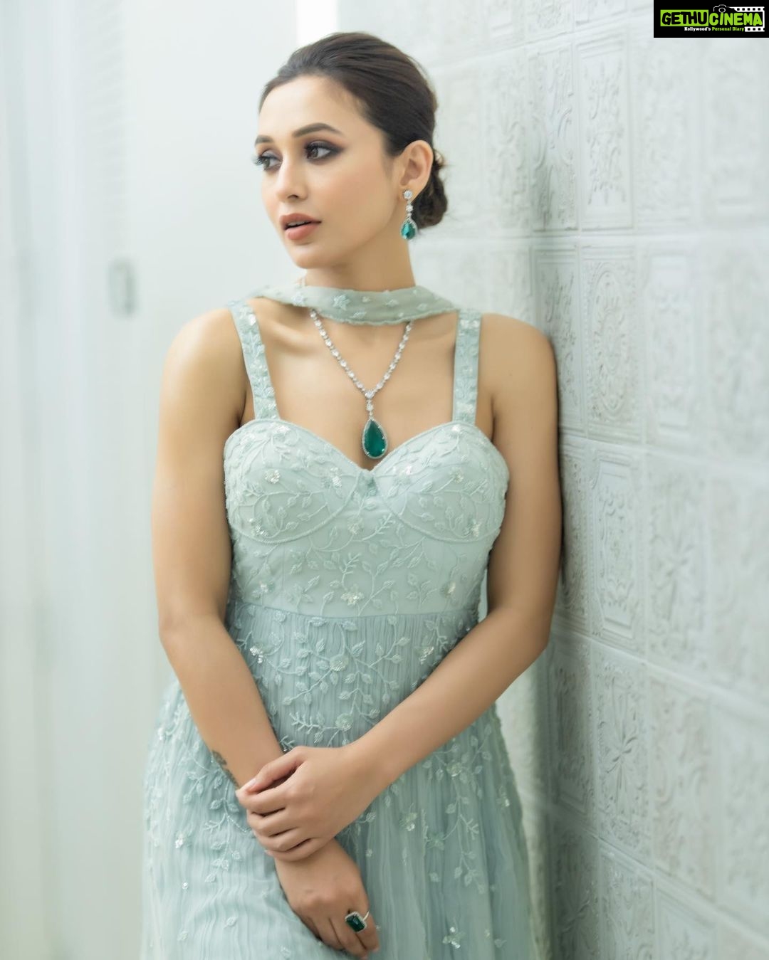 Actress Mimi Chakraborty HD Instagram Photos and Wallpapers March 2023 ...