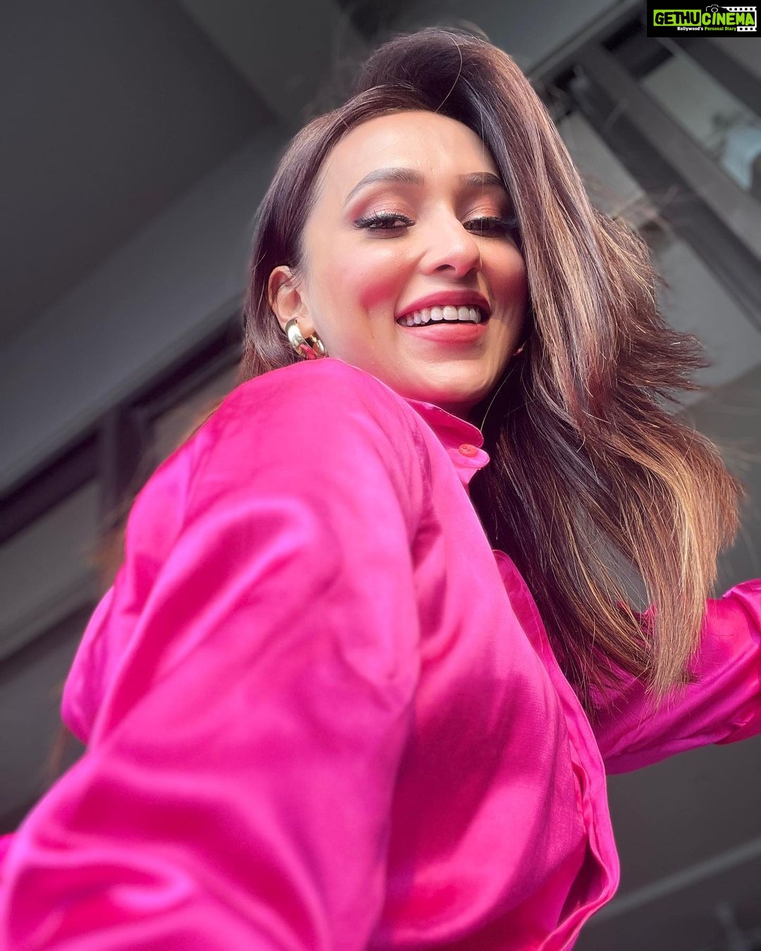 Actress Mimi Chakraborty HD Instagram Photos and Wallpapers February ...
