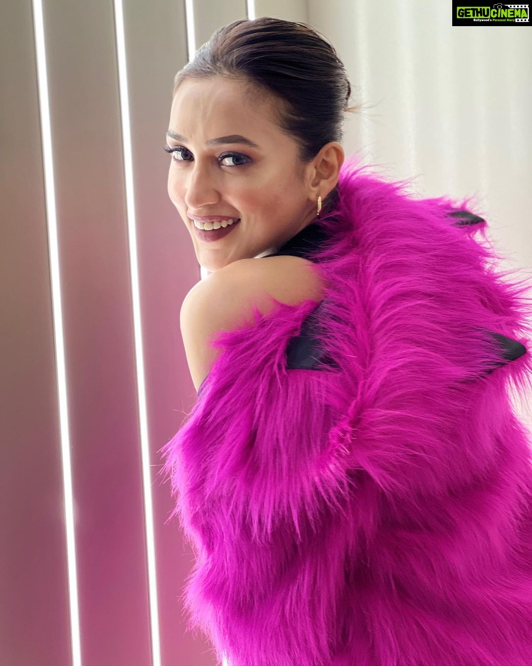 Actress Mimi Chakraborty HD Instagram Photos and Wallpapers January ...
