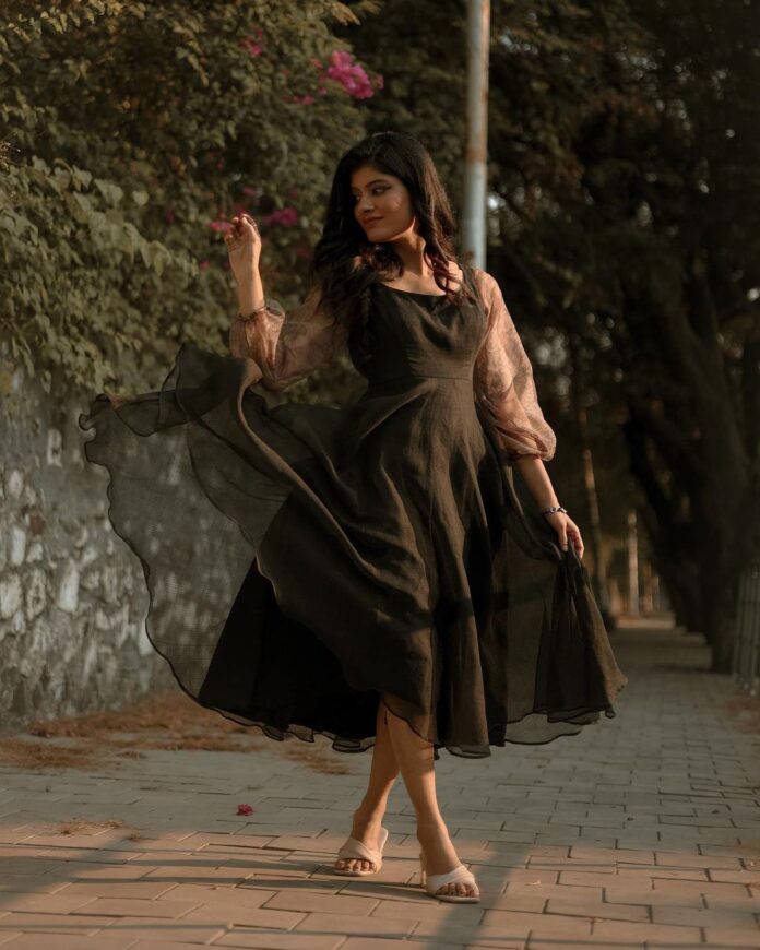 Actress Monisha Blessy HD Photos and Wallpapers May 2023 | Gethu Cinema