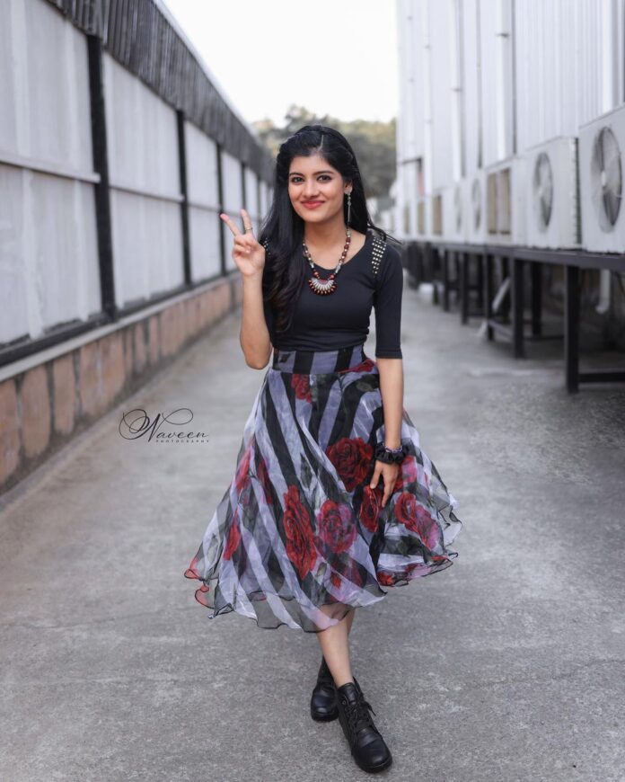 Actress Monisha Blessy HD Photos and Wallpapers May 2023 - Gethu Cinema