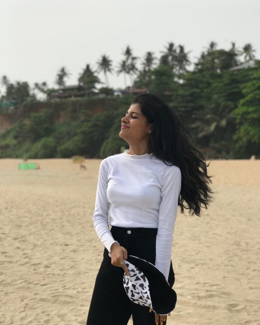 Actress Monisha Blessy HD Photos and Wallpapers May 2022 - Gethu Cinema