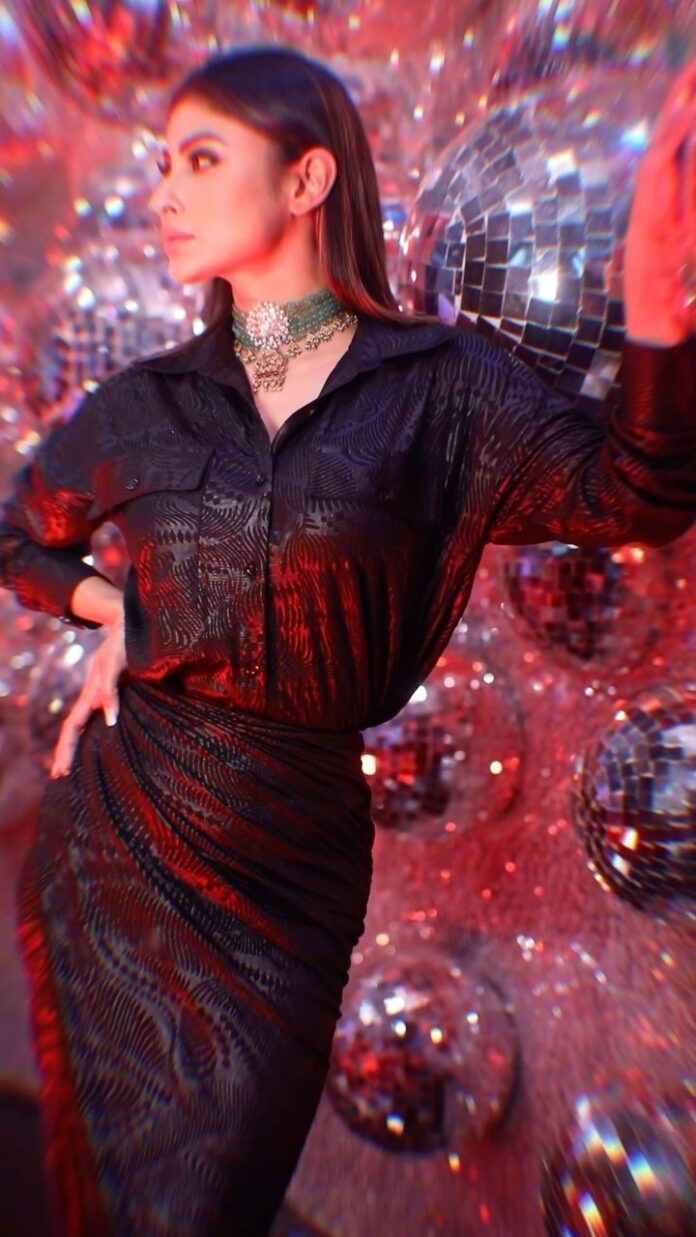 Actress Mouni Roy HD Photos and Wallpapers June 2023 | Gethu Cinema