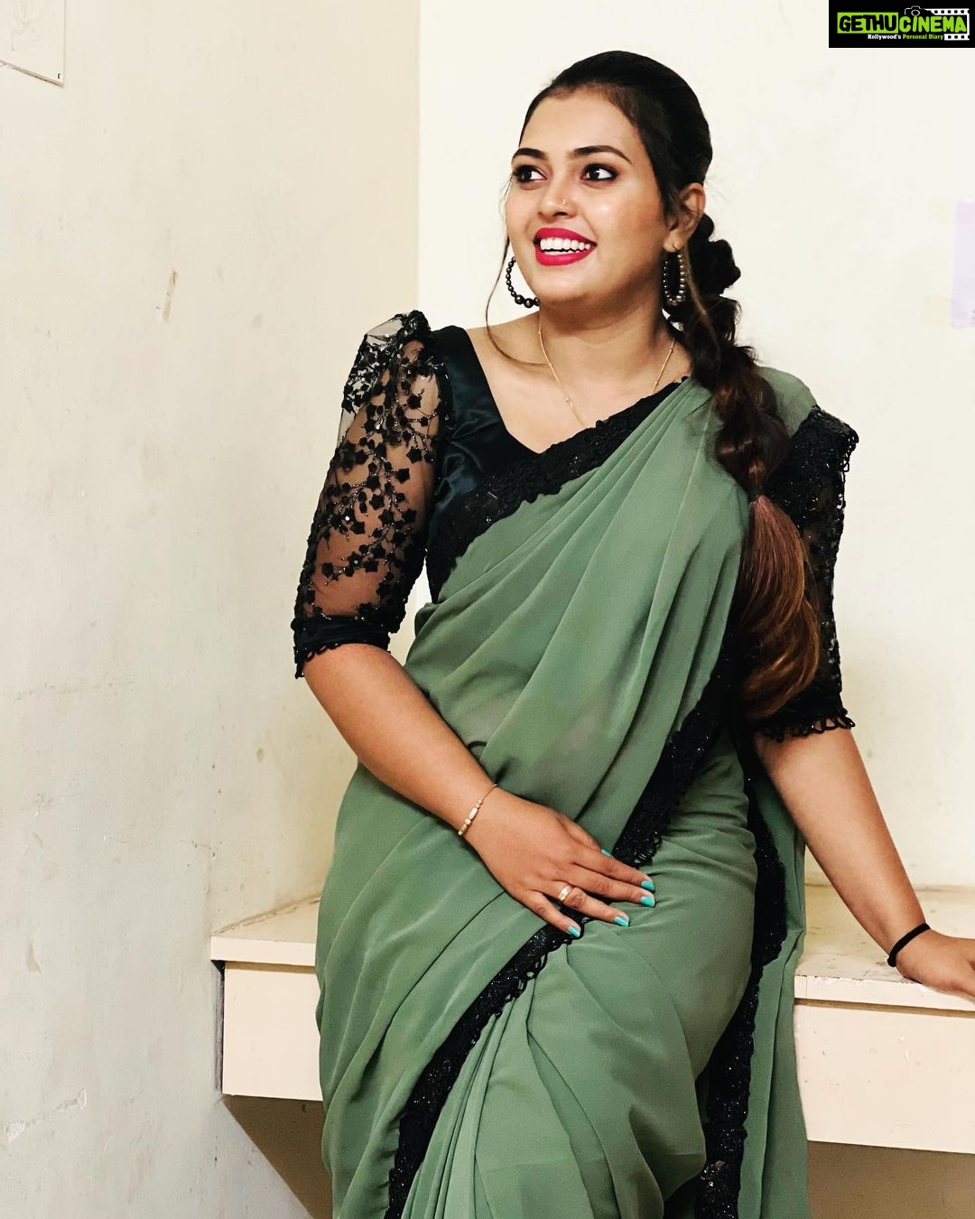 Mridula Vijay Instagram – Grab everyone’s attention with a saree 😉 ...