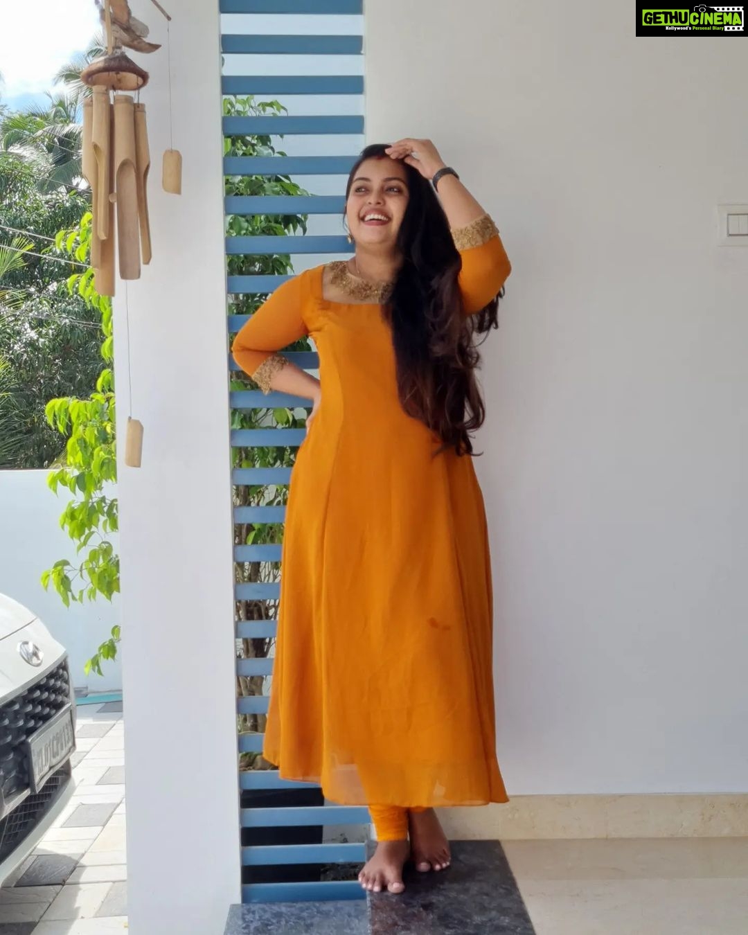 Mridula Vijay Instagram – Njoying this new life 🧡 PC @yuvakrishna ...
