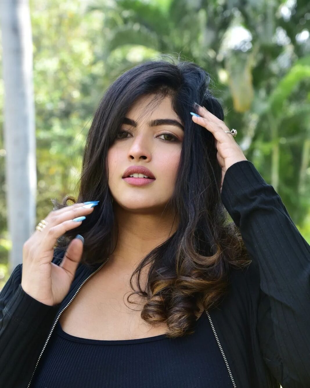 Actress Naina Sarwar HD Photos and Wallpapers March 2023 - Gethu Cinema