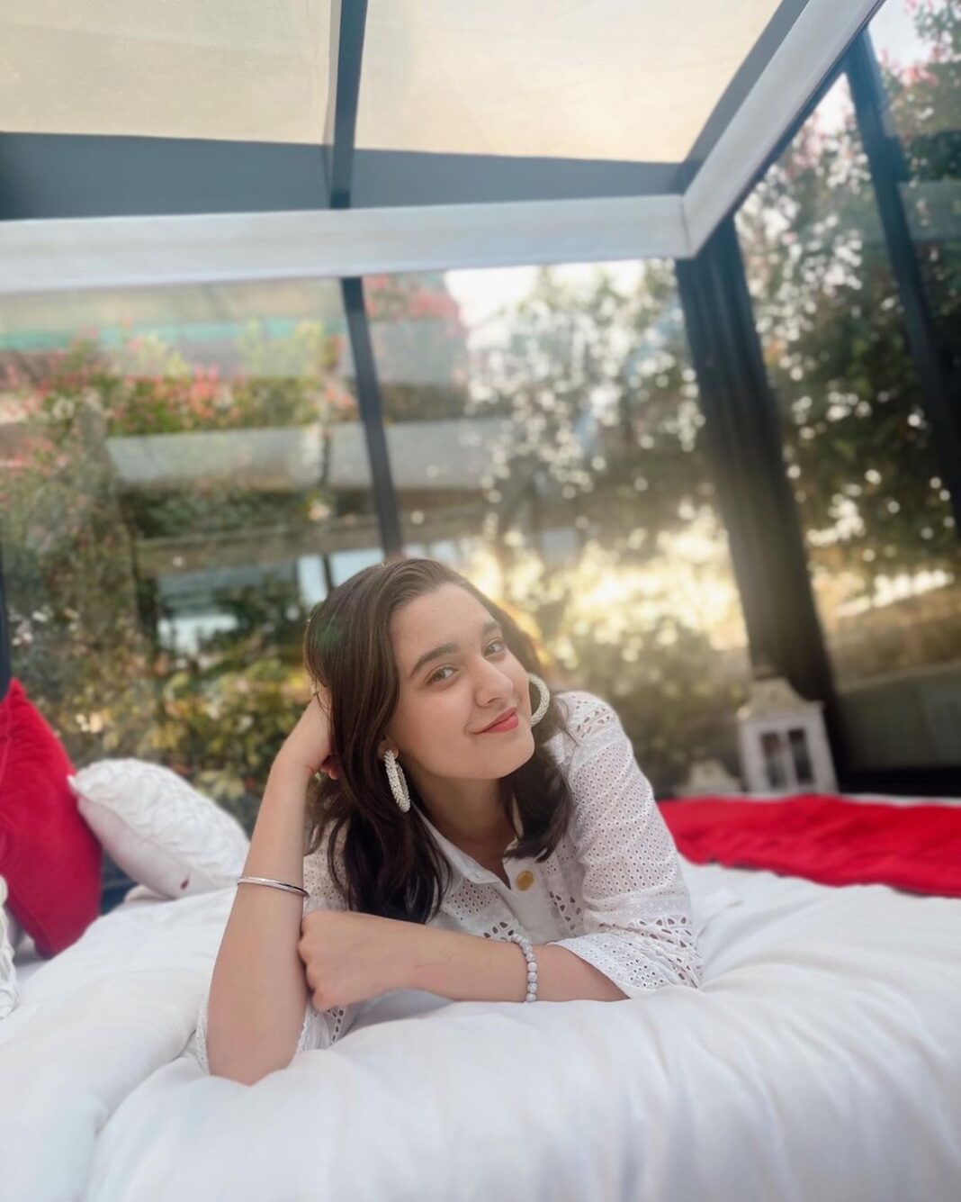 Actress Naisha Khanna HD Photos and Wallpapers May 2023 | Gethu Cinema