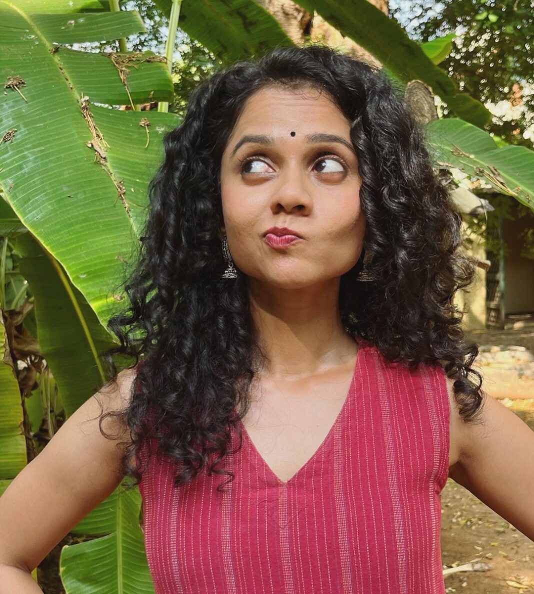 Actress Namita Krishnamurthy HD Photos and Wallpapers May 2023 | Gethu ...