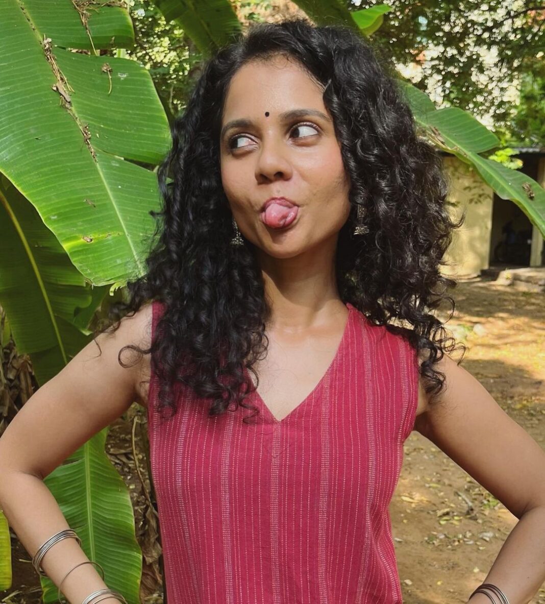 Actress Namita Krishnamurthy HD Photos and Wallpapers May 2023 - Gethu ...