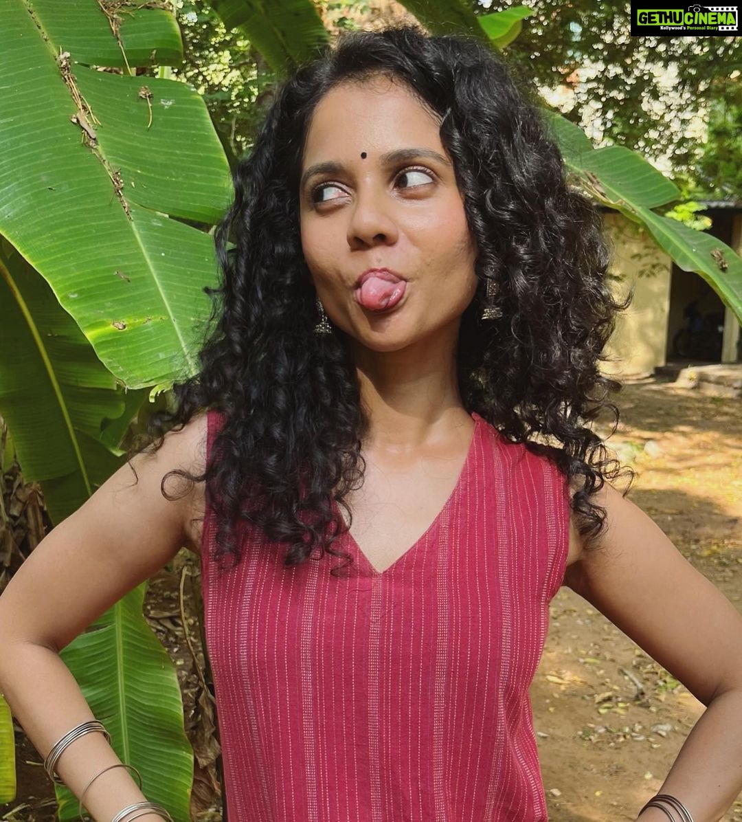 Actress Namita Krishnamurthy HD Instagram Photos and Wallpapers May 2023 | Gethu Cinema