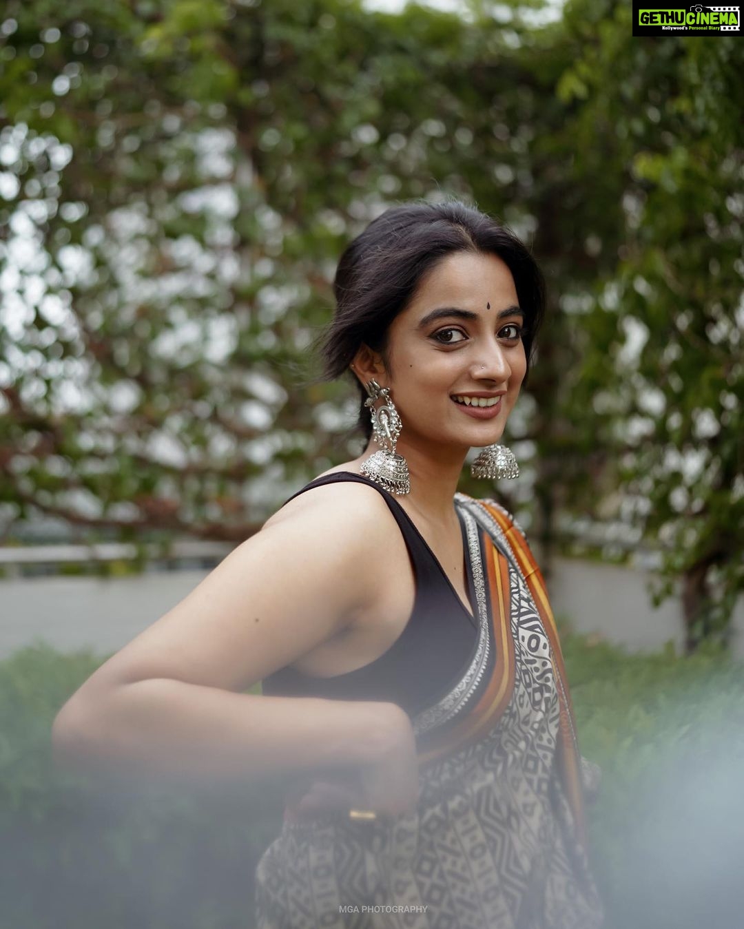 Namitha Pramod Instagram – Kanmani anbodu kaadhalan Naan ezhuthum kadithamae ♥️ 📷: @merin__georg ...