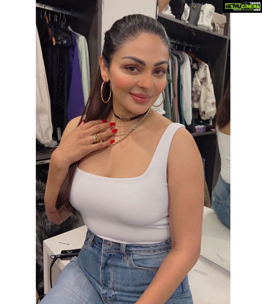 Actress Neeru Bajwa HD Instagram Photos and Wallpapers May 2023 | Gethu ...