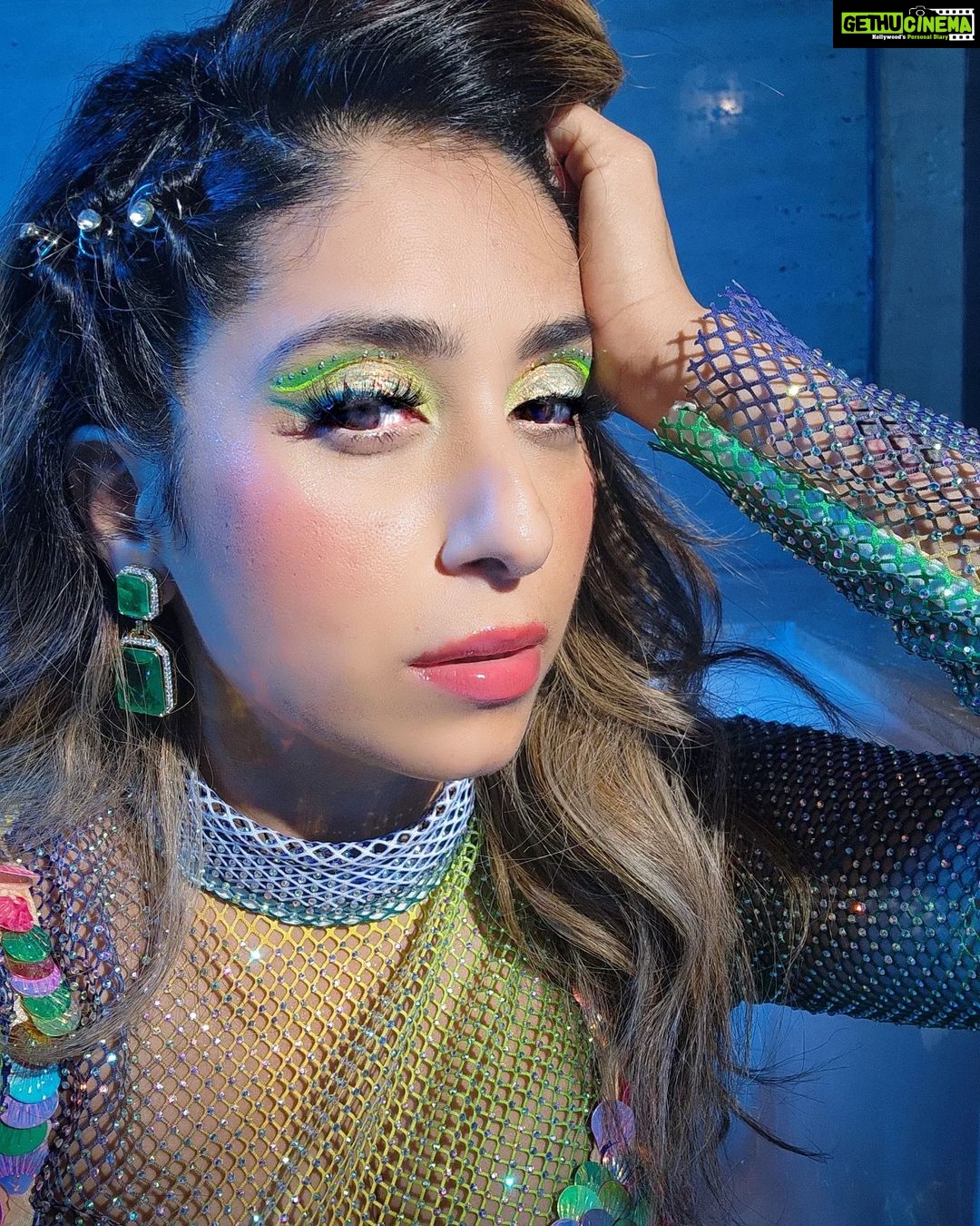 Neha Bhasin Instagram – This make up look is like Art created by the ...