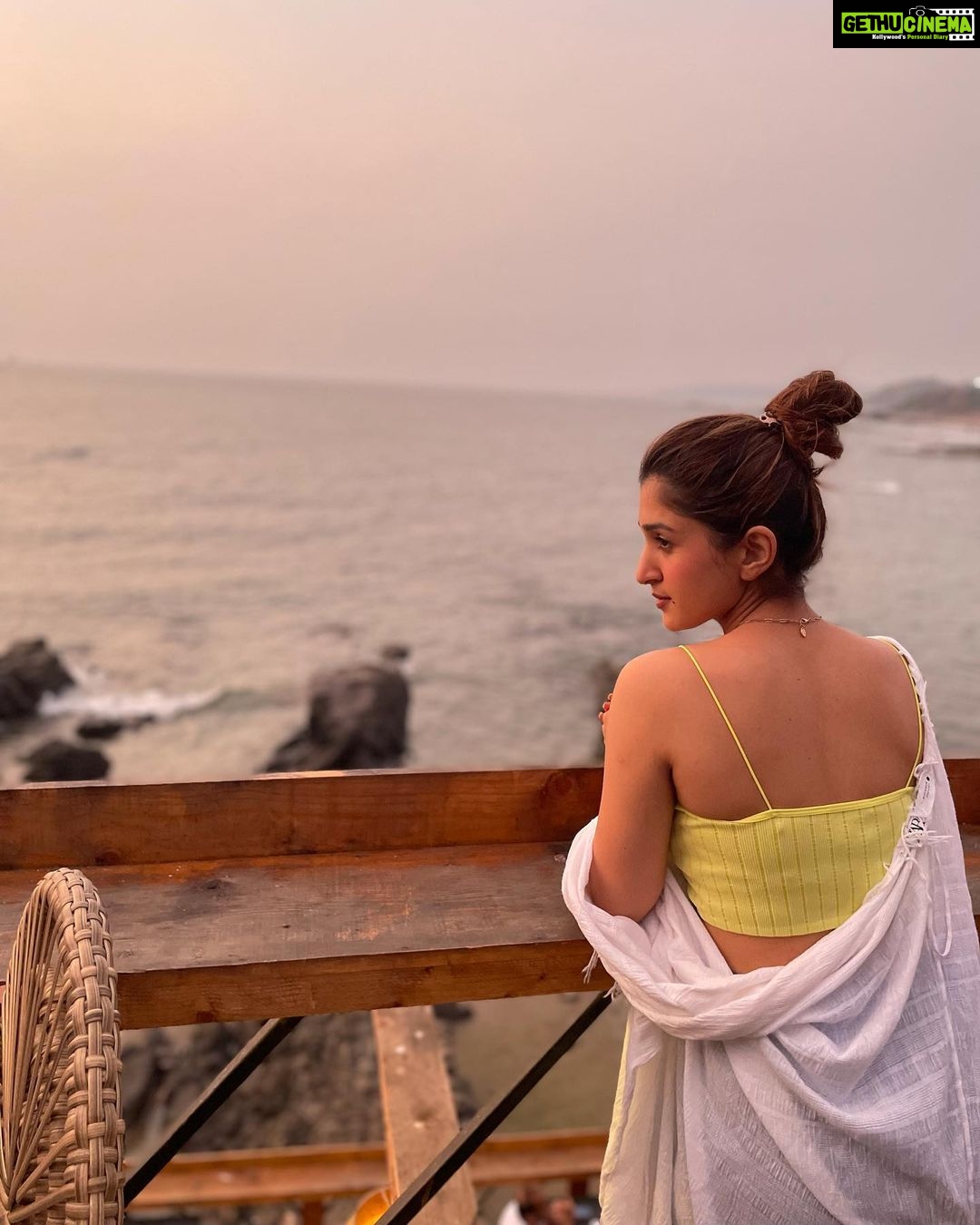 Nidhi Shah Instagram – These are the golden days 🏝 | Gethu Cinema