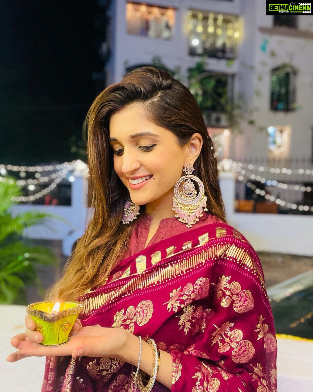 Nidhi Shah Instagram – Happy choti diwali 💫 | Gethu Cinema
