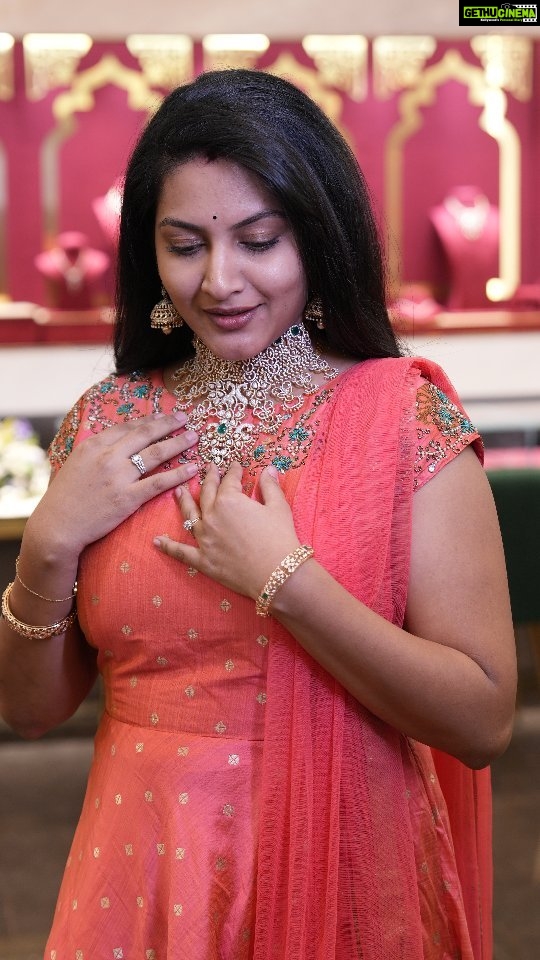 Pallavi Ramisetty Instagram – Mana Favorite @cmrjewellerstelangana ee ...