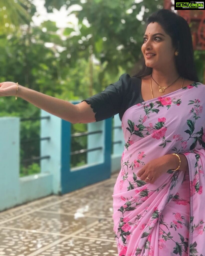 Pallavi Ramisetty Instagram – 😘@maithili_sreetan 📸 candid click # ...