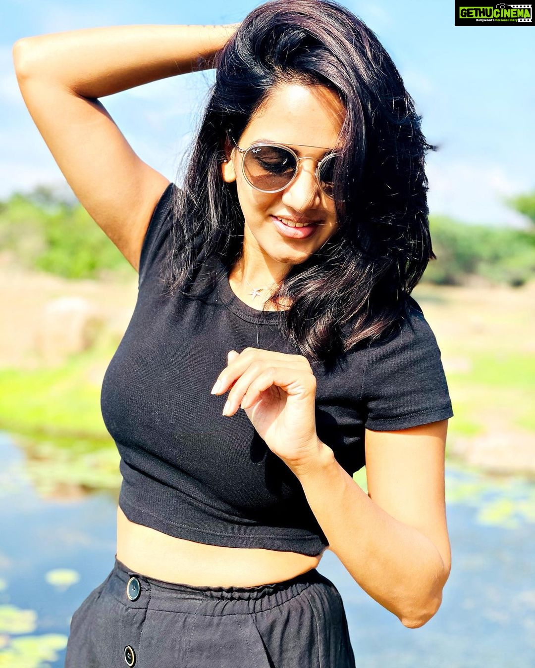 Actress Pavani Reddy HD Instagram Photos and Wallpapers December 2021 ...