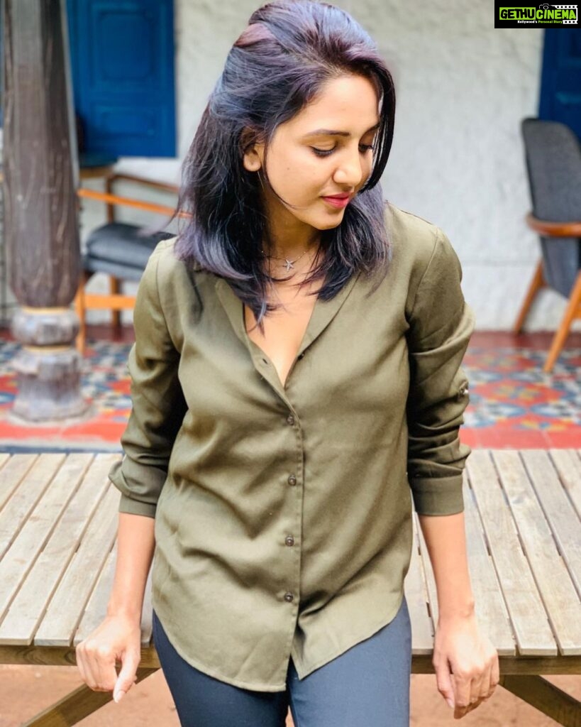 Pavani Reddy Instagram - 🤩🥰😍 #picoftheday #green #love #picture # ...