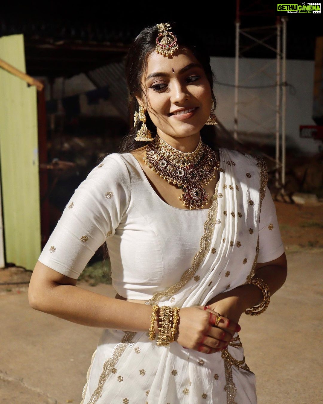 Pavithra Janani Wiki, Biography, Age, Gallery, Spouse and more