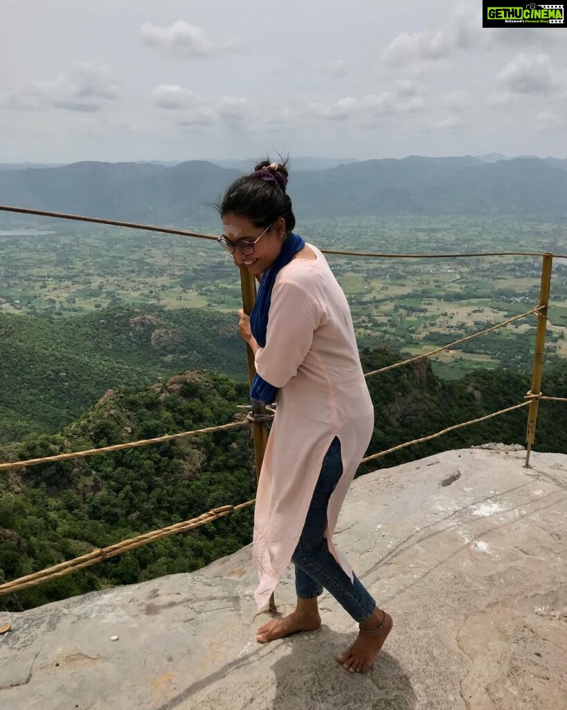 Actress Pavithra Janani HD Instagram Photos and Wallpapers September ...