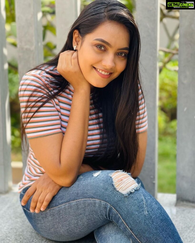 Actress Pavithra Janani HD Instagram Photos and Wallpapers September ...
