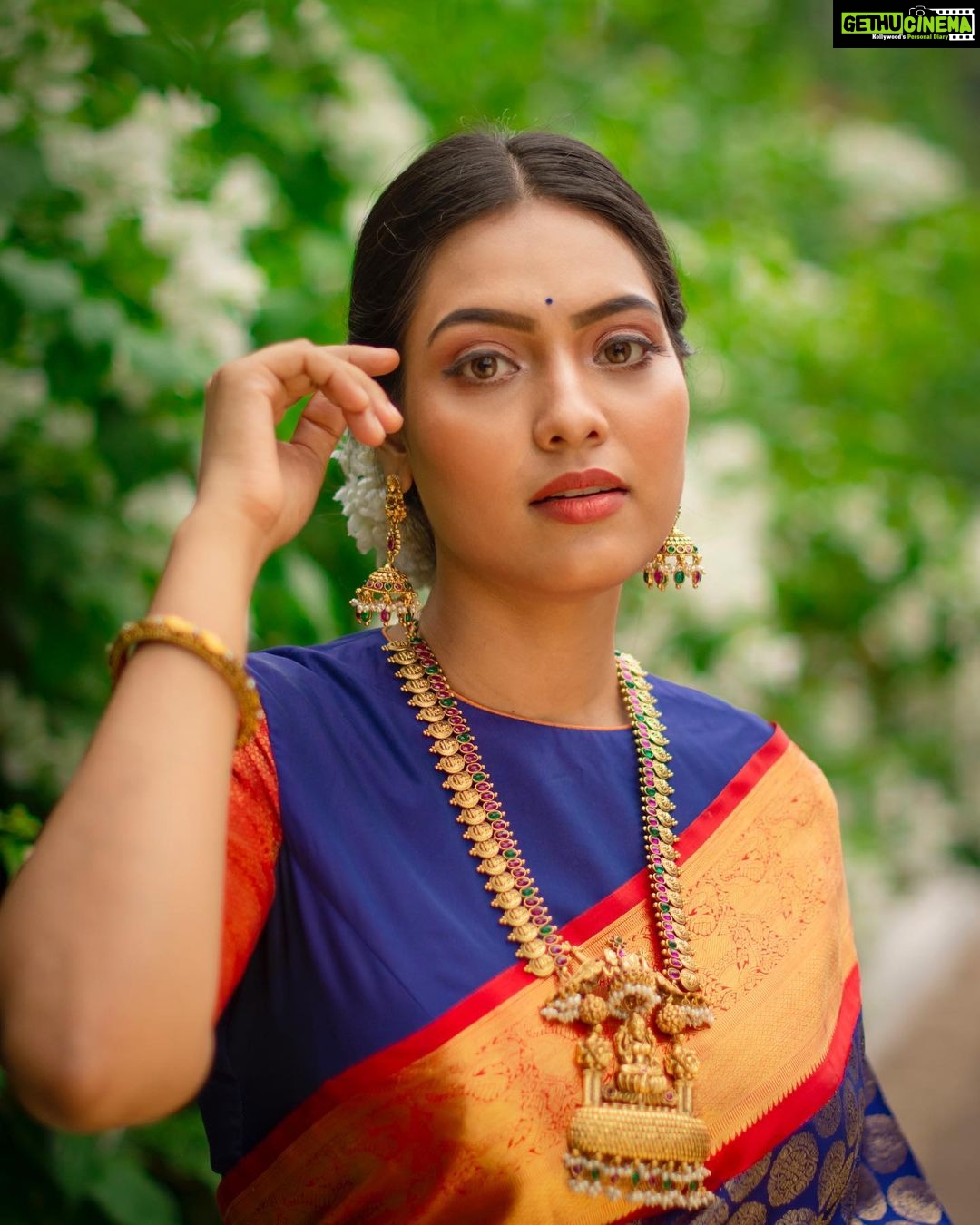 Actress Pavithra Janani HD Instagram Photos and Wallpapers September ...