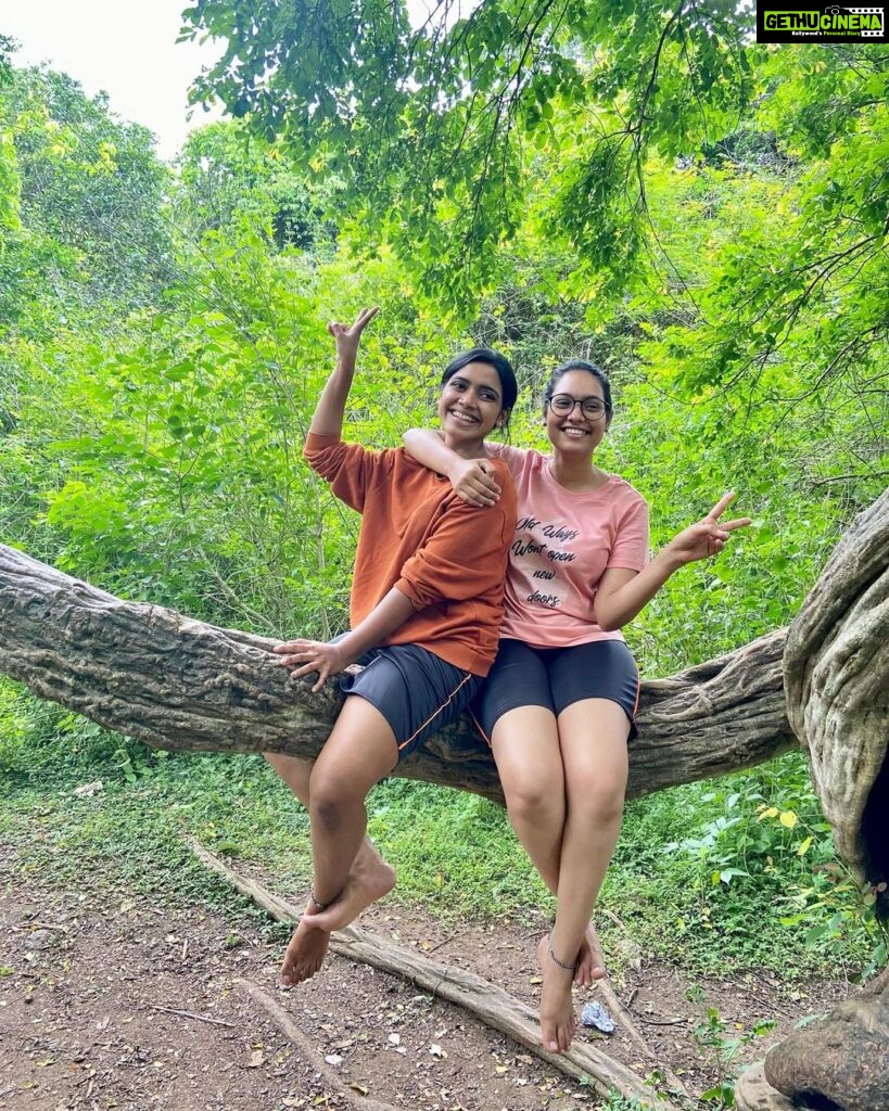 Actress Pavithra Janani HD Instagram Photos and Wallpapers September ...