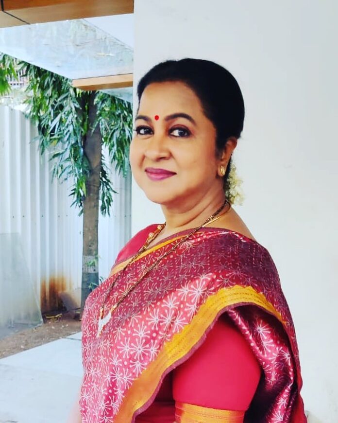 Actress Raadhika Sarathkumar HD Photos and Wallpapers May 2022 - Gethu ...