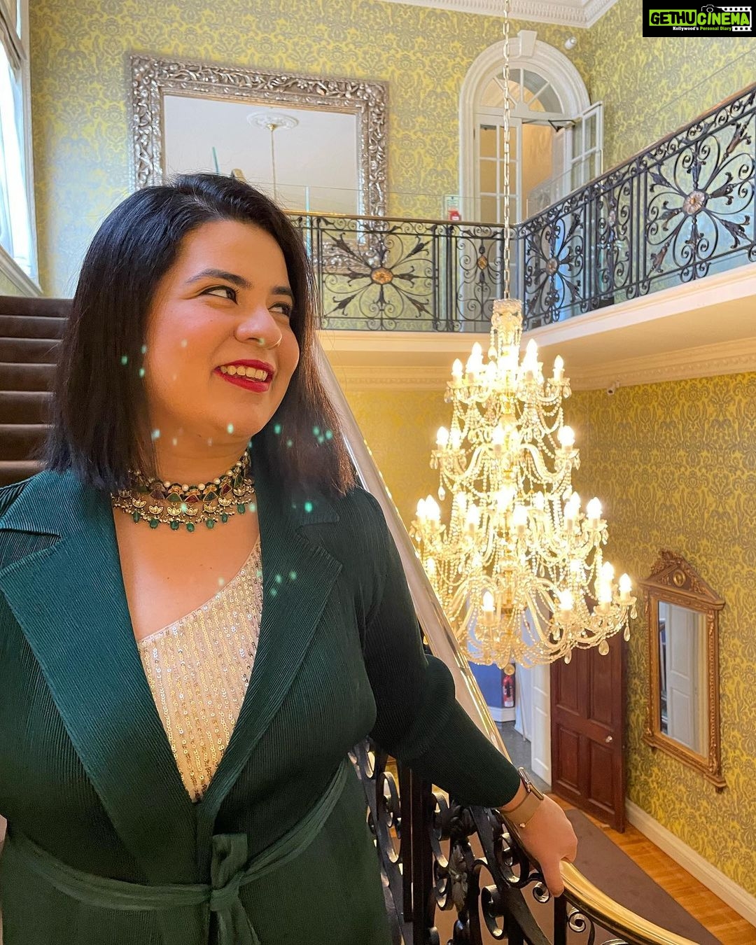 Actress Raadhika Sarathkumar HD Instagram Photos and Wallpapers ...