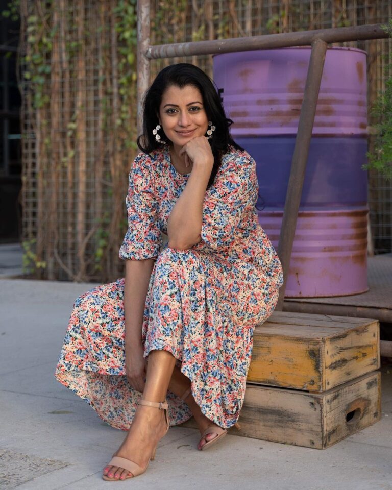 Actress Reenu Mathews HD Photos and Wallpapers April 2023 | Gethu Cinema