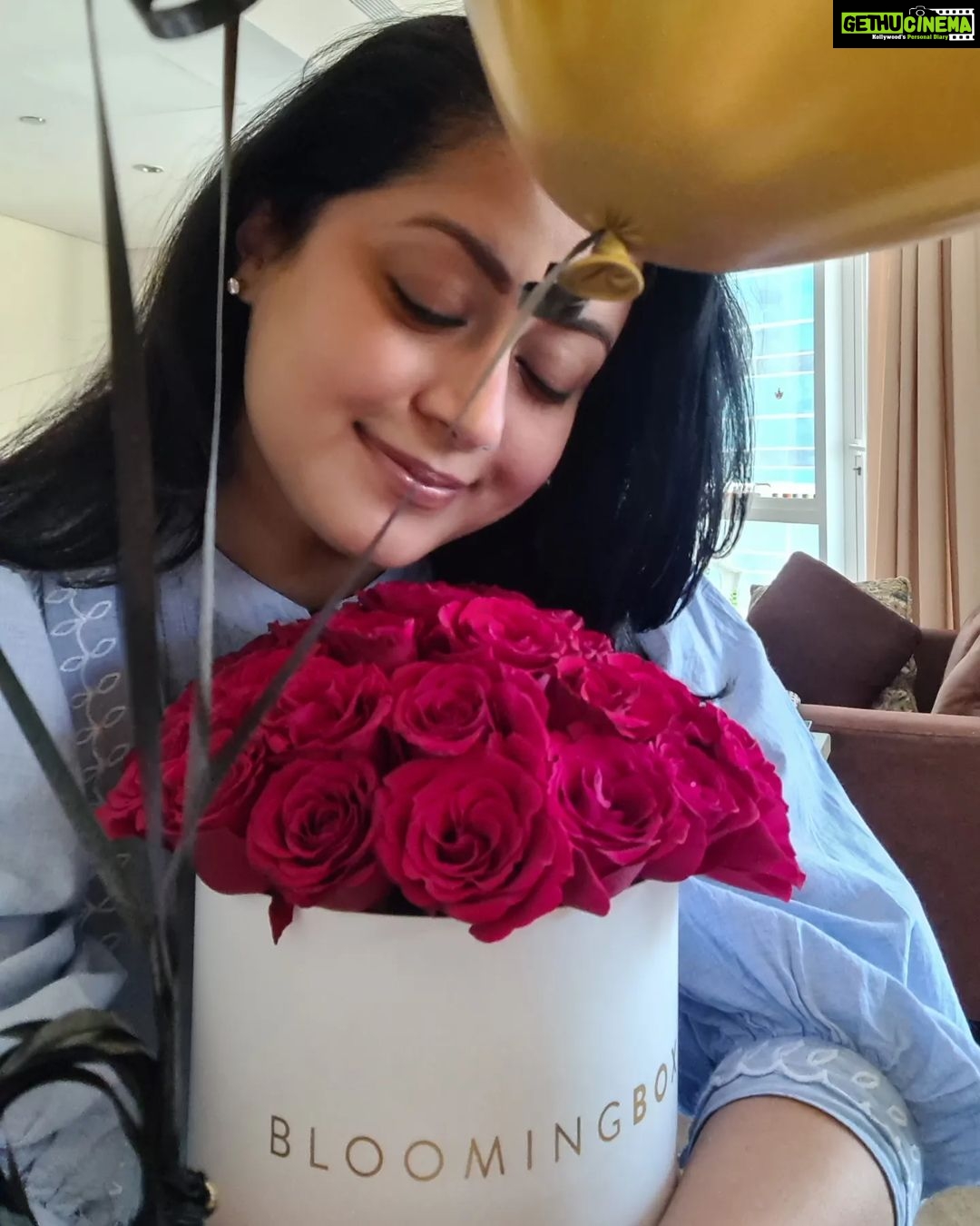 Reenu Mathews Instagram – Just Peepin to say Good morning to my lovely Fam 🧿 Thank you so much ...