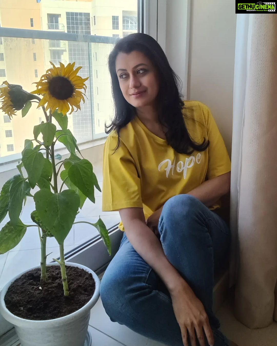 Reenu Mathews Instagram – Sunshine On🌻 Home sweet home | Gethu Cinema