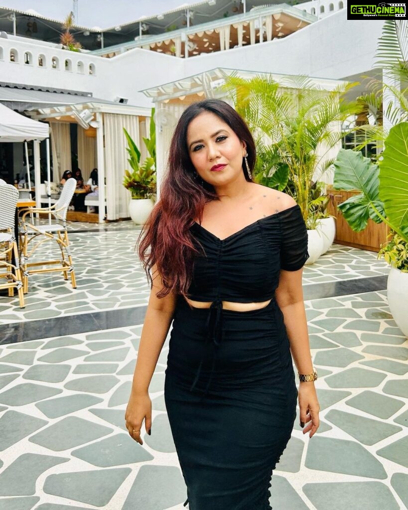 Actress Roopal Tyagi HD Instagram Photos and Wallpapers June 2023 ...