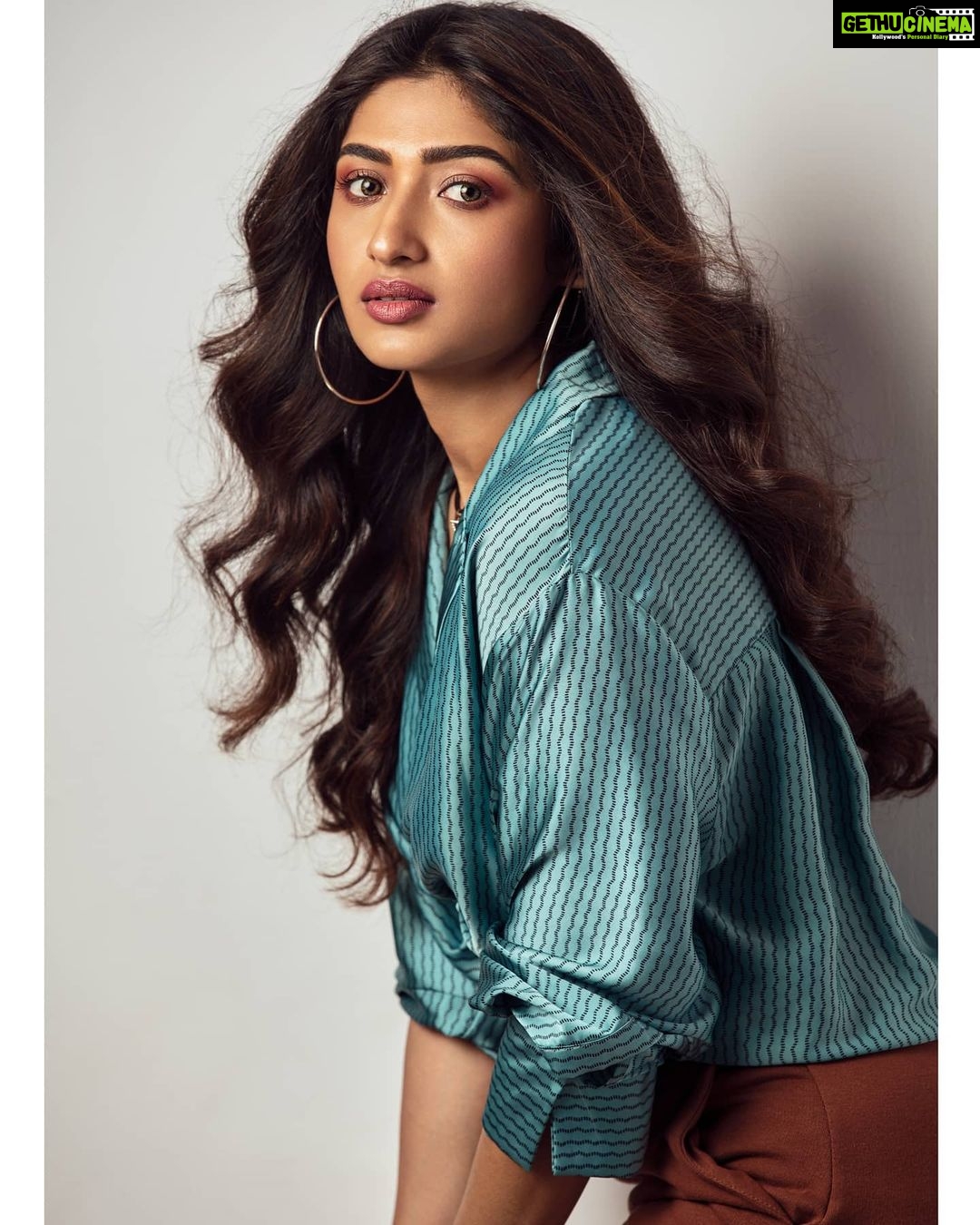 Roshni Prakash Instagram – Mocha Glow 🌼 | Gethu Cinema