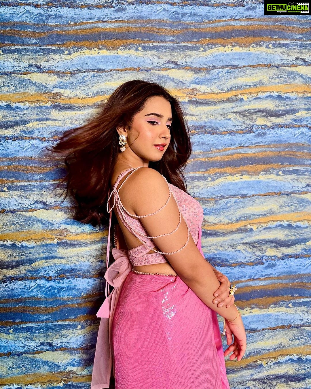 Roshni Walia Instagram - Desi barbie in the house 🥹💓 . . Outfit by ...