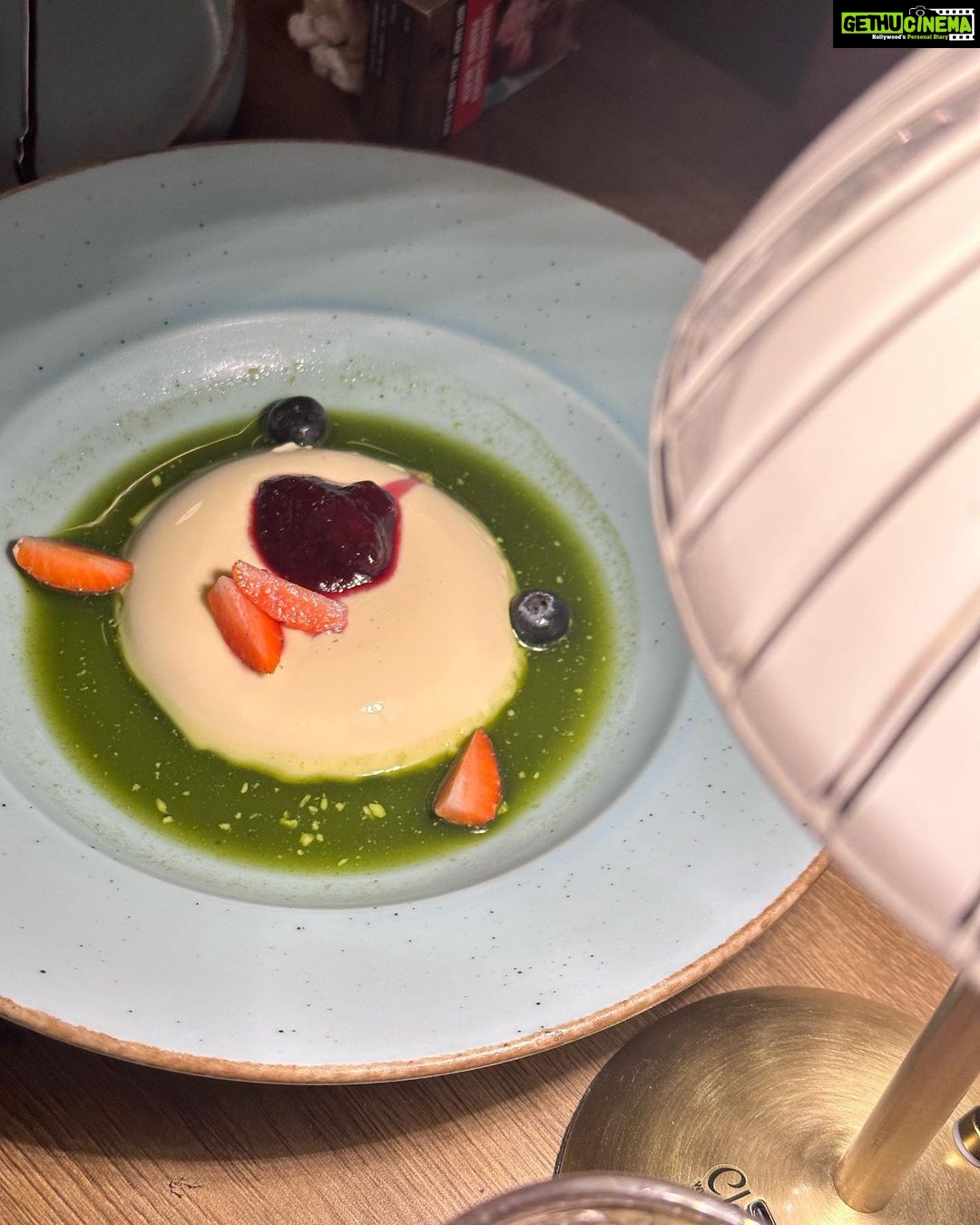 Actress Roshni Walia HD Instagram Photos and Wallpapers April 2023 ...