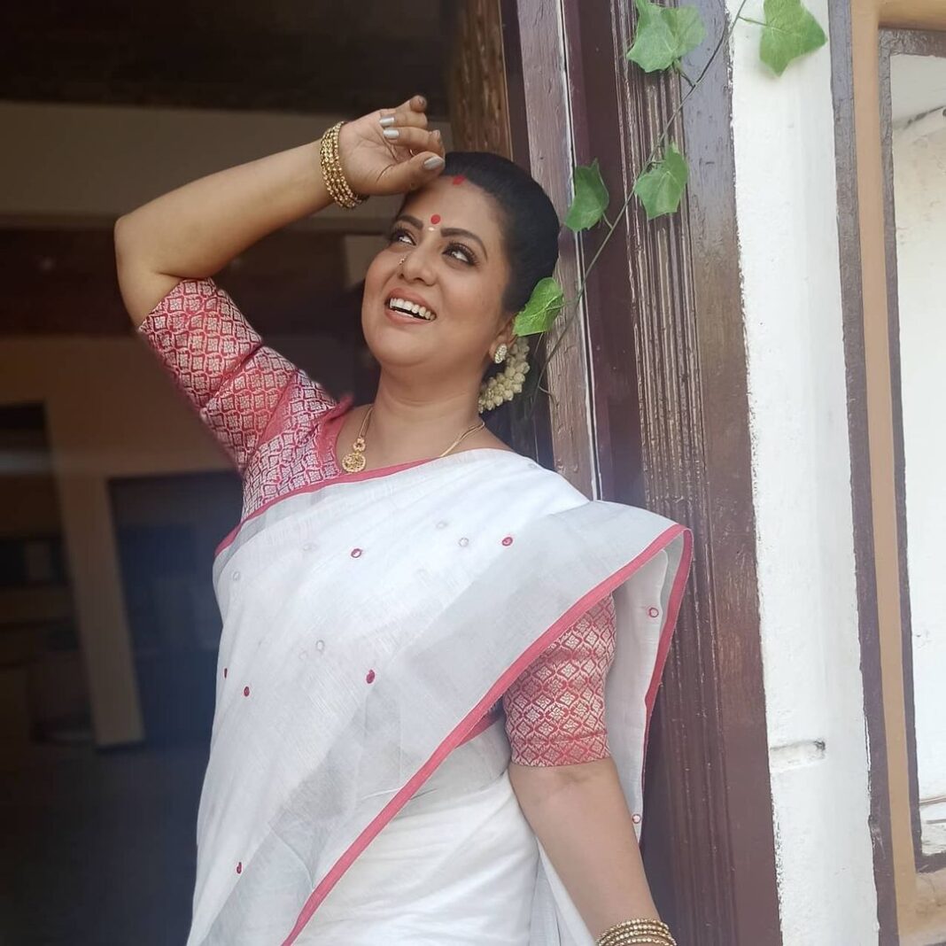 Actress Rupa Sri HD Instagram Photos and Wallpapers April 2021 | Gethu Cinema