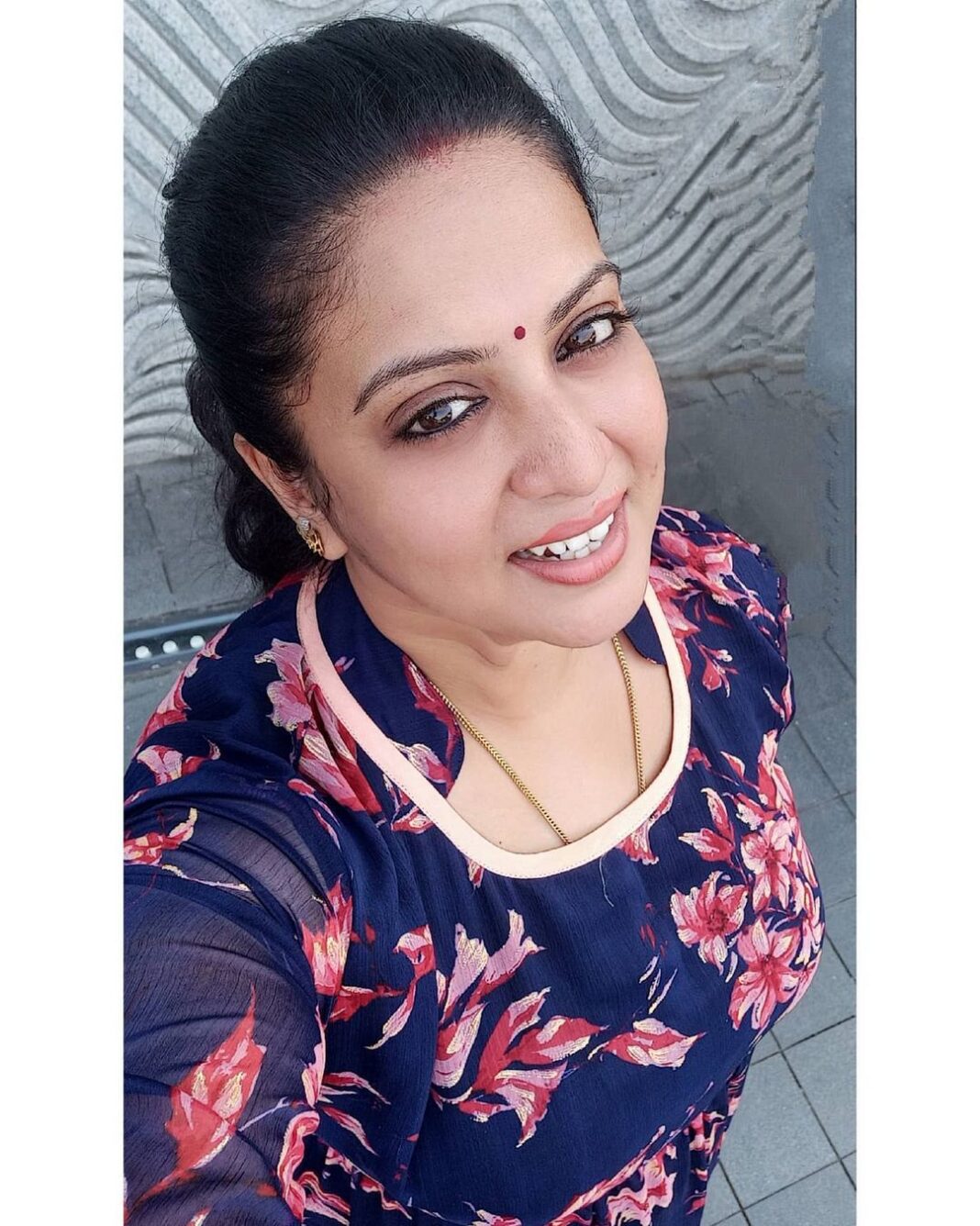 Actress Rupa Sri HD Photos and Wallpapers April 2021 - Gethu Cinema