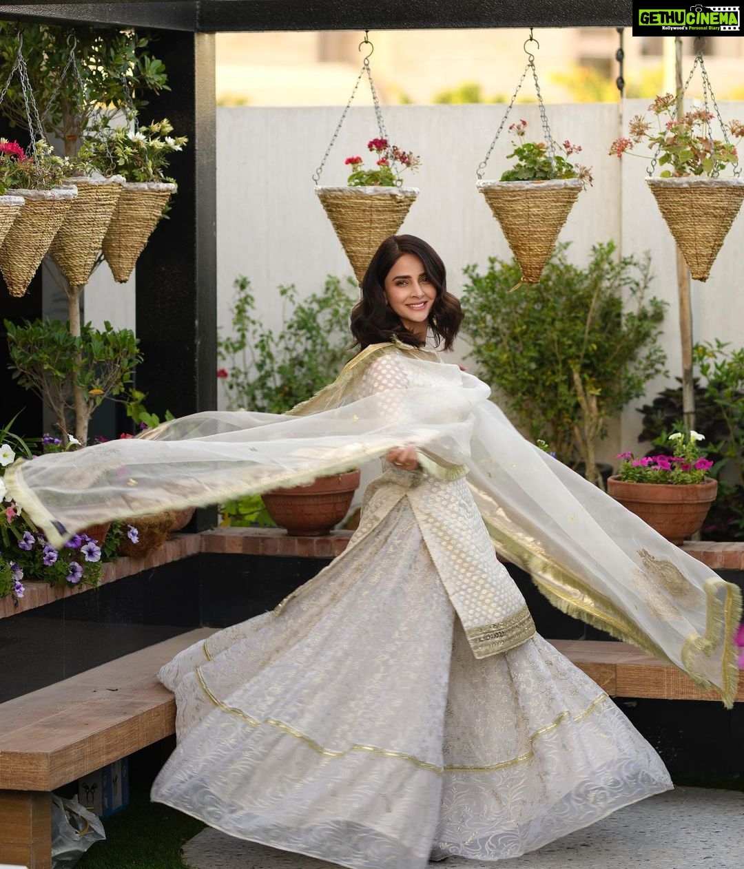 Actress Saba Qamar Zaman HD Instagram Photos and Wallpapers April 2023 ...