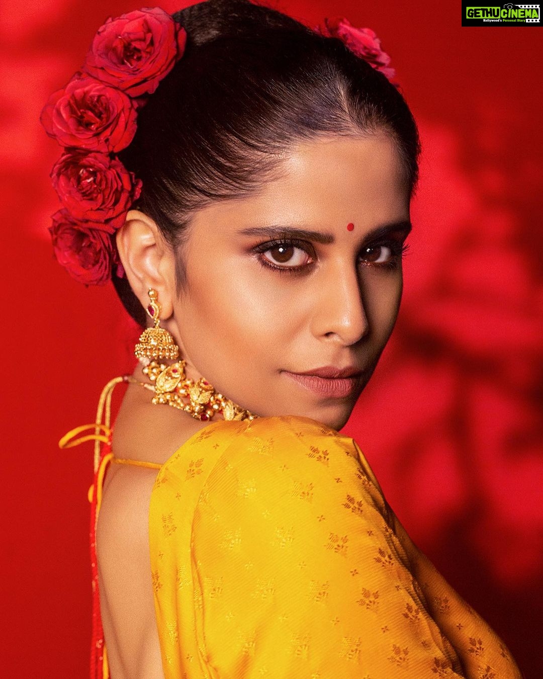 Sai Tamhankar Instagram – Happy दिवाळी ! @warpnweftbysagrikarai ...