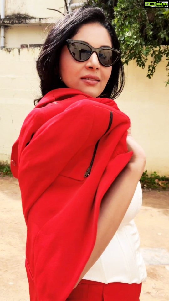 Sanam Shetty Instagram - One of the most beautiful gowns I've worn 🤍🤍🤍🤍 ...