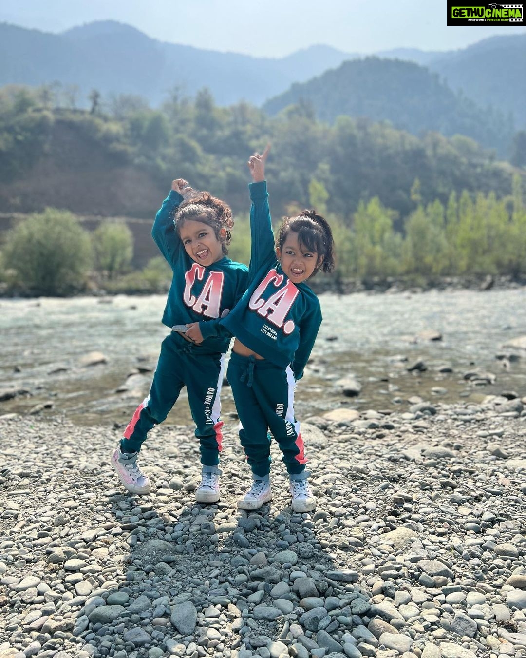 Actress Sandra Thomas HD Instagram Photos and Wallpapers April 2022 ...