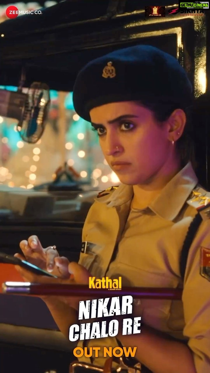 Sanya Malhotra Instagram – Dil ki baat, Kathal ke saath #NikarChaloRe ...