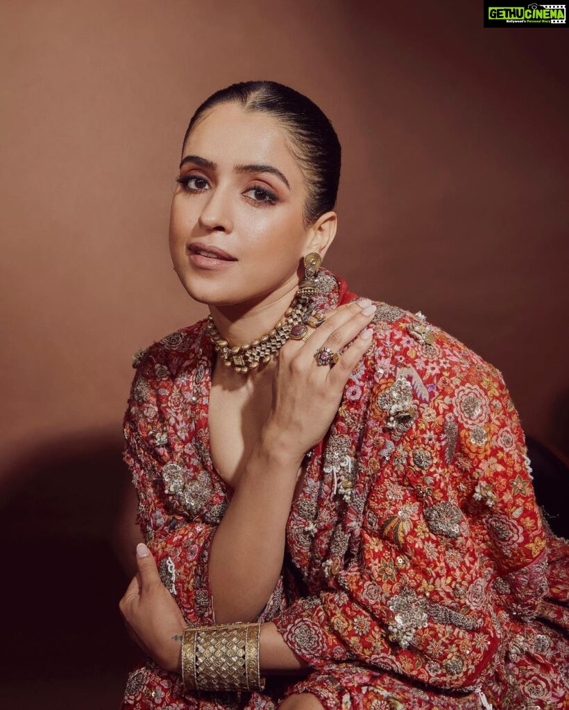 Sanya Malhotra Instagram - 🥀 • • • 📷 @mohitvaru 💄 @natasha_mathias_ 👗 ...