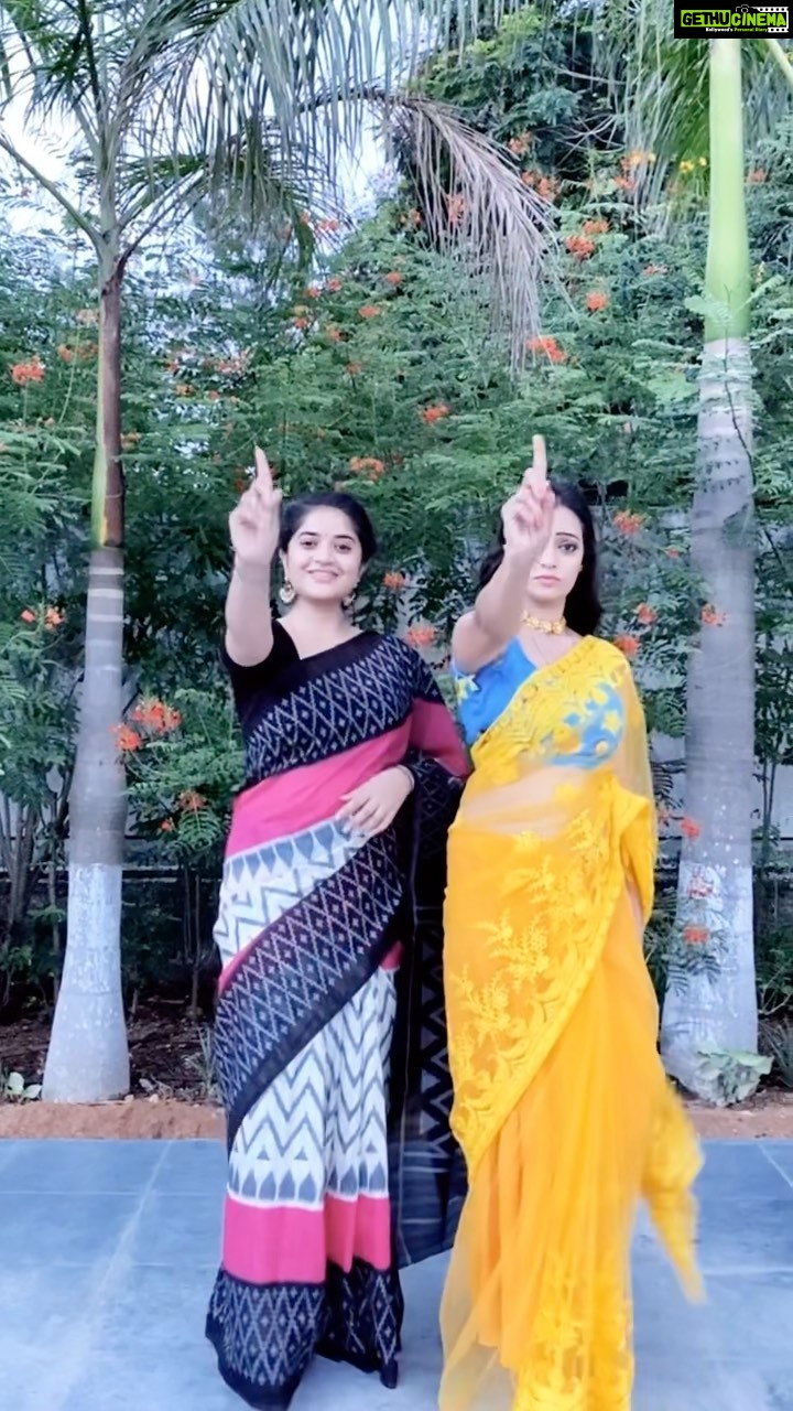 Actress Shafna HD Instagram Photos and Wallpapers July 2022 | Gethu Cinema