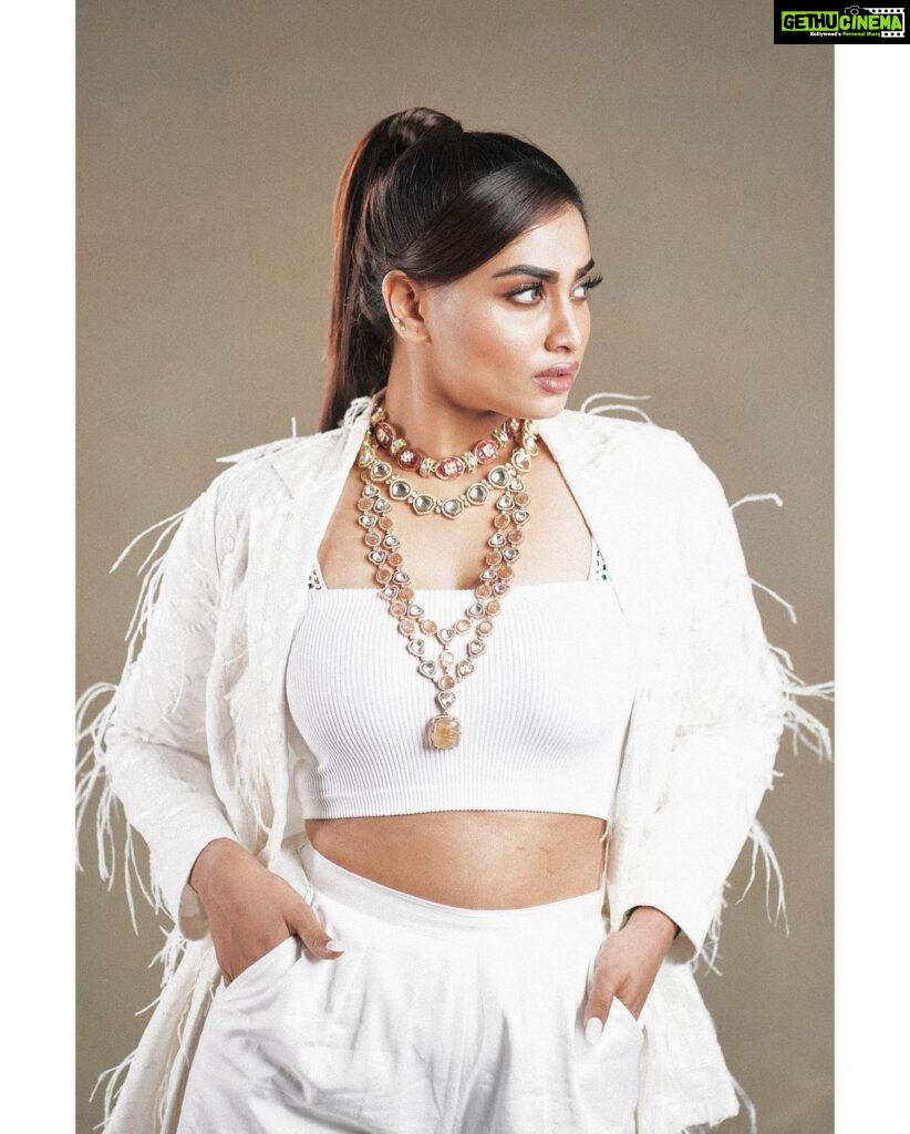 Actress Shivani Narayanan HD Instagram Photos and Wallpapers April 2023 ...