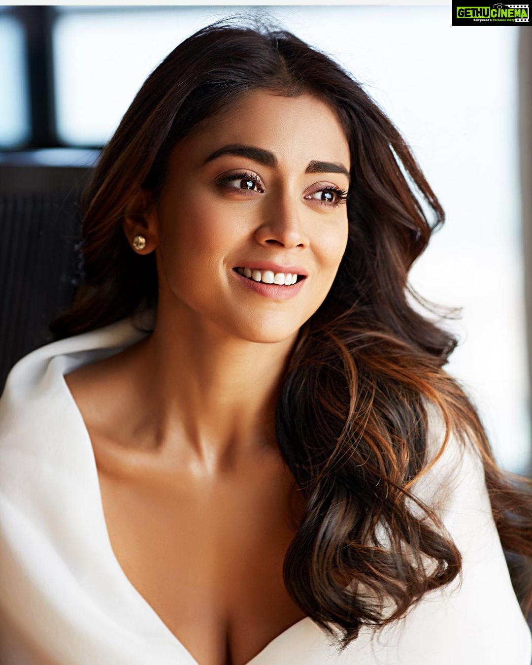 Shriya Saran Instagram – @kabzaamovieofficial promotions. Excited ...